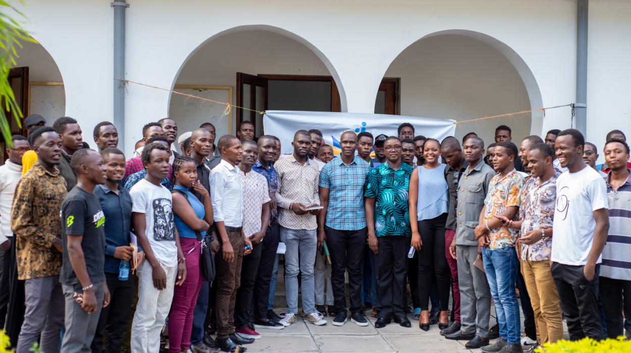 Walter Okelo Mentorship Program – Vijana Mbele